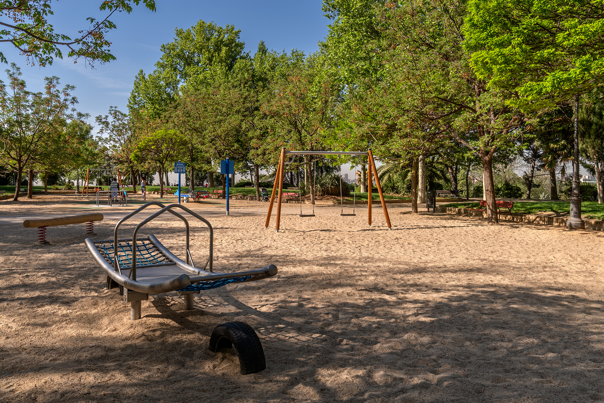 Adecuación y modernización de parques infantiles en el Distrito Moncloa ...